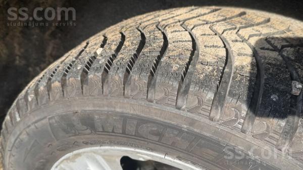 Mercedes-Benz ML 320 2007 Ogre vietnÄ Melns Mercedes-Benz ML 320 2007 Ogre, ar dzinÄja tilpumu 3.00 L un nobraukumu 297 tÅ«kst. km par 4000 ā¬, foto 10 vietnÄ AUTOMOTO.COM.LV