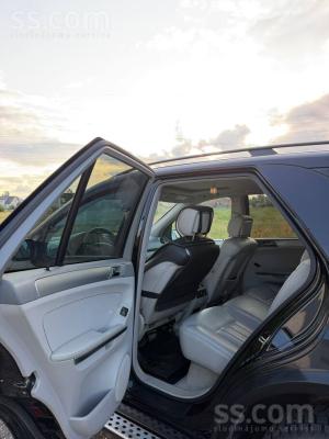 Melns Mercedes-Benz ML 320 2007 Daugavpils, ar dzinēja tilpumu 3.00 L un nobraukumu 303 tūkst. km par 5150 €, foto 6 vietnē AUTOMOTO.COM.LV