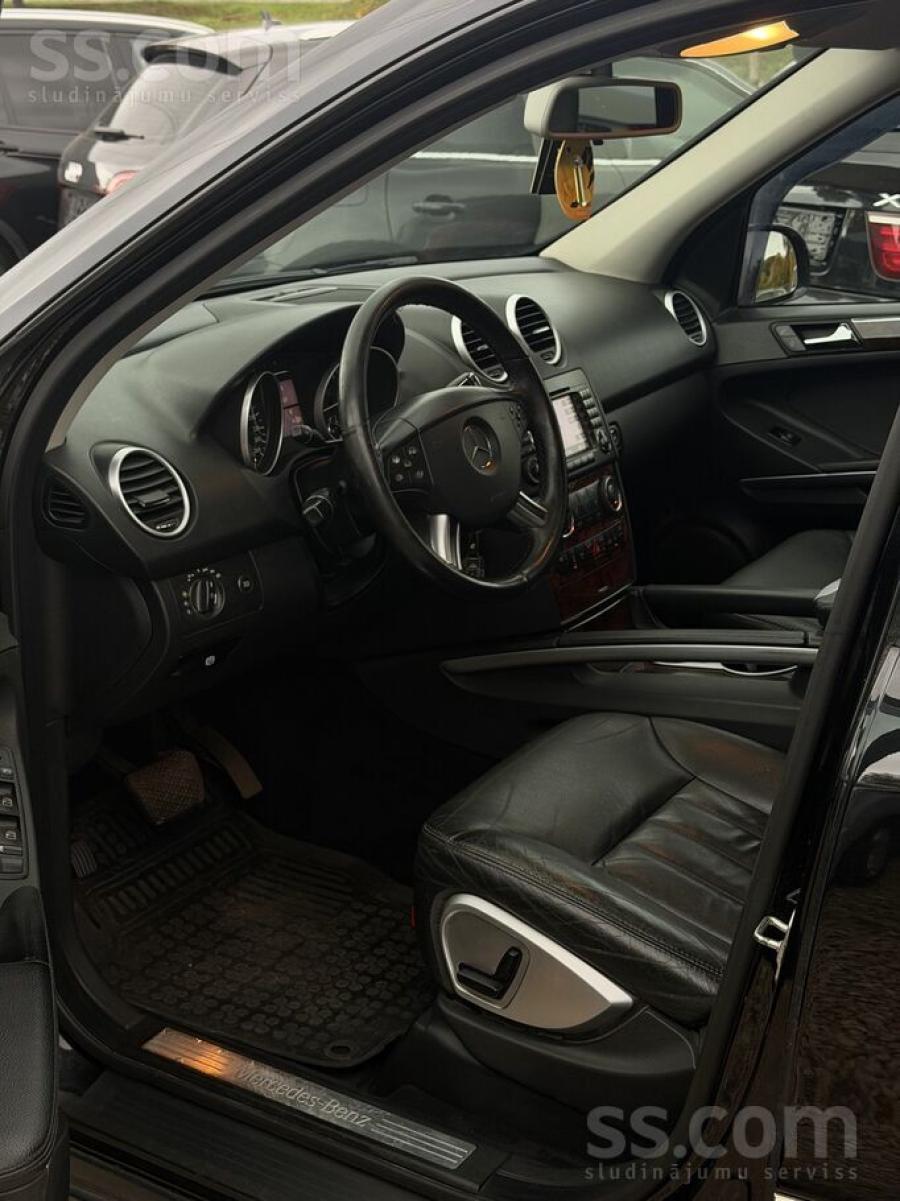 Melns Mercedes-Benz ML 320 2007 Rīga, ar dzinēja tilpumu 3.00 L un nobraukumu 370 tūkst. km par 6480 €, foto 8 vietnē AUTOMOTO.COM.LV