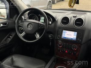Melns Mercedes-Benz ML 320 2007 Rīga, ar dzinēja tilpumu 3.00 L un nobraukumu 370 tūkst. km par 6480 €, foto 13 vietnē AUTOMOTO.COM.LV
