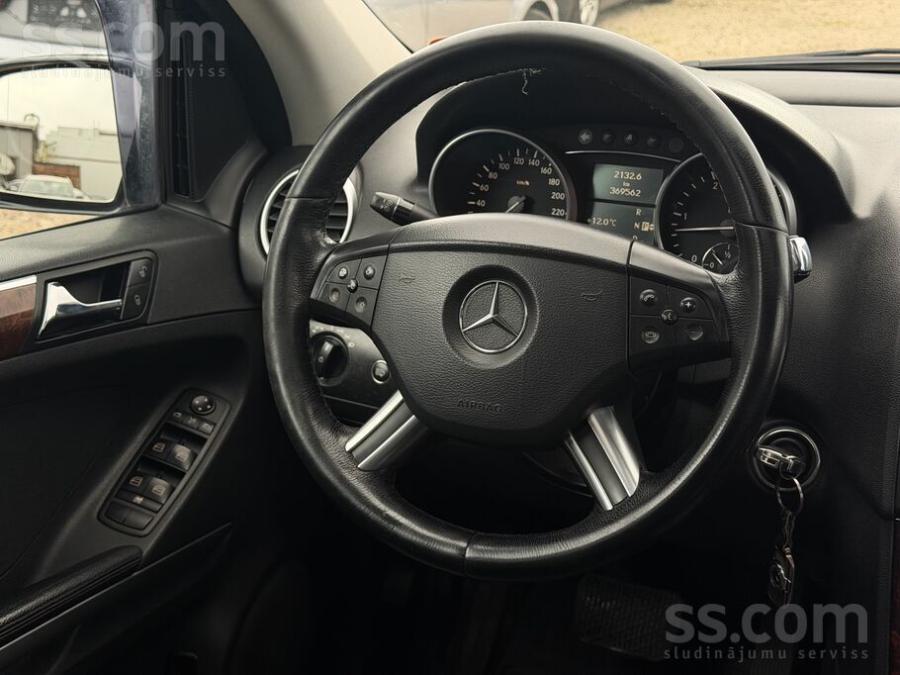 Melns Mercedes-Benz ML 320 2007 Rīga, ar dzinēja tilpumu 3.00 L un nobraukumu 370 tūkst. km par 6480 €, foto 16 vietnē AUTOMOTO.COM.LV