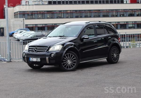 Black Mercedes-Benz ML 320 2007 in Riga, with an engine capacity of 3.00 L and mileage of 370 thousand km for 6480 €, photo 4 on AUTOMOTO.COM.LV