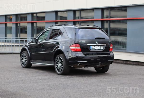 Black Mercedes-Benz ML 320 2007 in Riga, with an engine capacity of 3.00 L and mileage of 370 thousand km for 6480 €, photo 5 on AUTOMOTO.COM.LV
