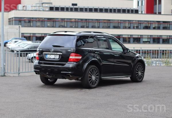 Black Mercedes-Benz ML 320 2007 in Riga, with an engine capacity of 3.00 L and mileage of 370 thousand km for 6480 €, photo 7 on AUTOMOTO.COM.LV