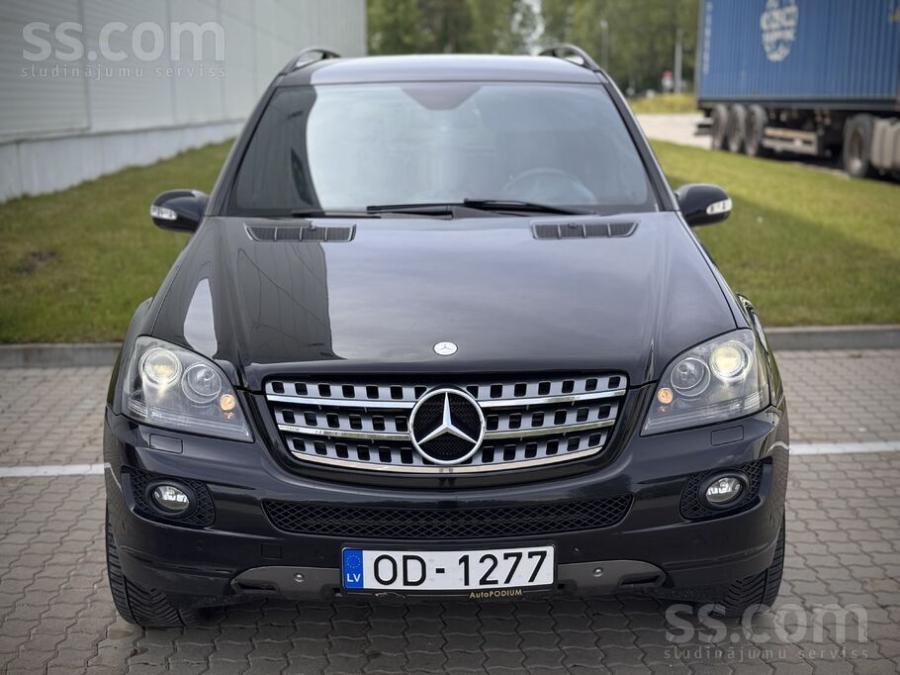 Black Mercedes-Benz ML 320 2008 in Riga, with an engine capacity of 3.00 L and mileage of 239 thousand km for 750 €, photo 12 on AUTOMOTO.COM.LV