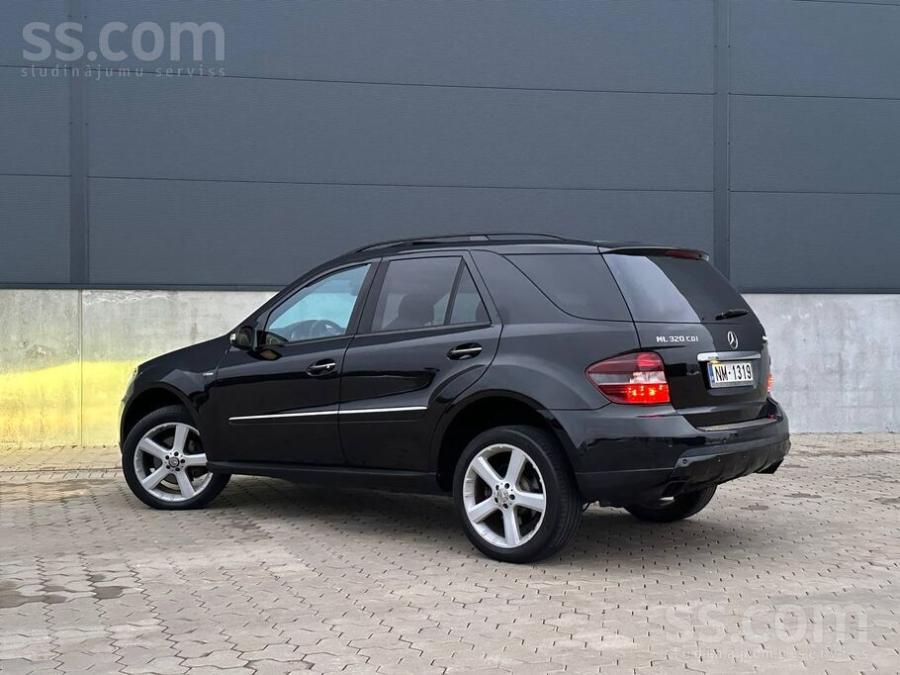 Melns Mercedes-Benz ML 320 2008 Rīga, ar dzinēja tilpumu 3.00 L un nobraukumu 0 tūkst. km par 2150 €, foto 4 vietnē AUTOMOTO.COM.LV