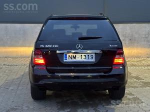 Melns Mercedes-Benz ML 320 2008 Rīga, ar dzinēja tilpumu 3.00 L un nobraukumu 0 tūkst. km par 2150 €, foto 9 vietnē AUTOMOTO.COM.LV