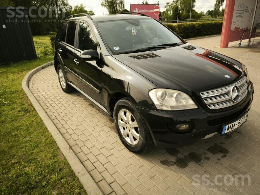 Melns Mercedes-Benz ML 320 2008 Jelgava, ar dzinēja tilpumu 3.00 L un nobraukumu 335 tūkst. km par 4800 €, foto 2 vietnē AUTOMOTO.COM.LV