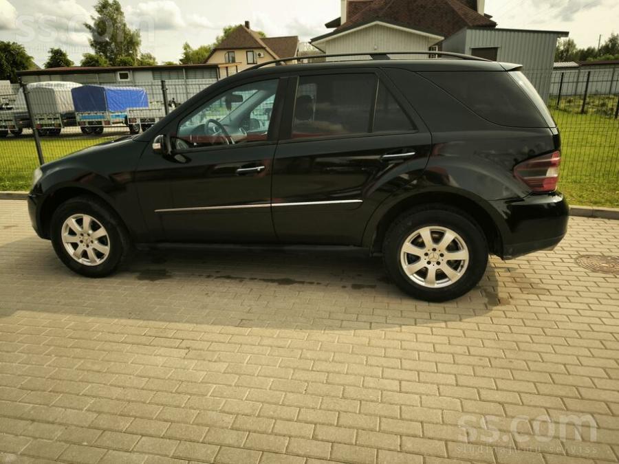 Melns Mercedes-Benz ML 320 2008 Jelgava, ar dzinēja tilpumu 3.00 L un nobraukumu 335 tūkst. km par 4800 €, foto 3 vietnē AUTOMOTO.COM.LV