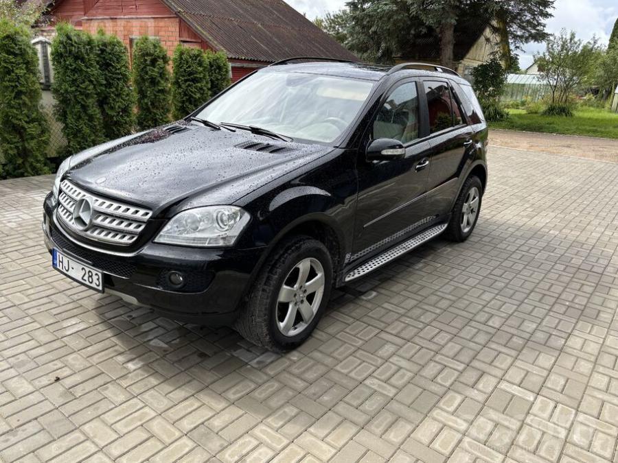 Black Mercedes-Benz ML 320 2008 in Rezekne, with an engine capacity of 3.00 L and mileage of 279 thousand km for 5500 €, photo 1 on AUTOMOTO.COM.LV