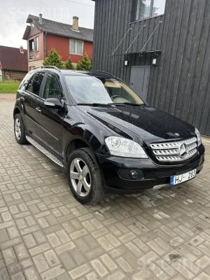 Black Mercedes-Benz ML 320 2008 in Rezekne, with an engine capacity of 3.00 L and mileage of 279 thousand km for 5500 €, photo 4 on AUTOMOTO.COM.LV