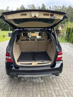 Black Mercedes-Benz ML 320 2008 in Rezekne, with an engine capacity of 3.00 L and mileage of 279 thousand km for 5500 €, photo 7 on AUTOMOTO.COM.LV