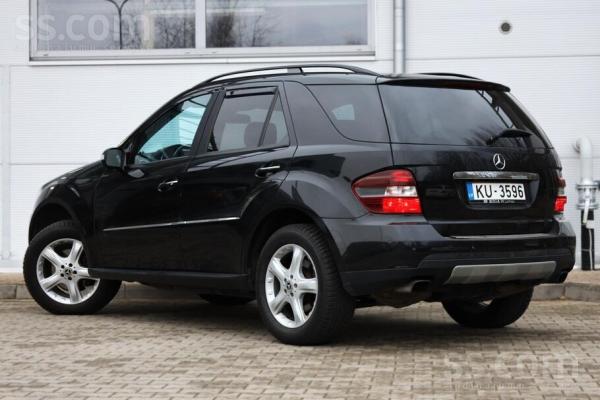 Melns Mercedes-Benz ML 320 2008 Rīga, ar dzinēja tilpumu 3.00 L un nobraukumu 0 tūkst. km par 5495 €, foto 4 vietnē AUTOMOTO.COM.LV
