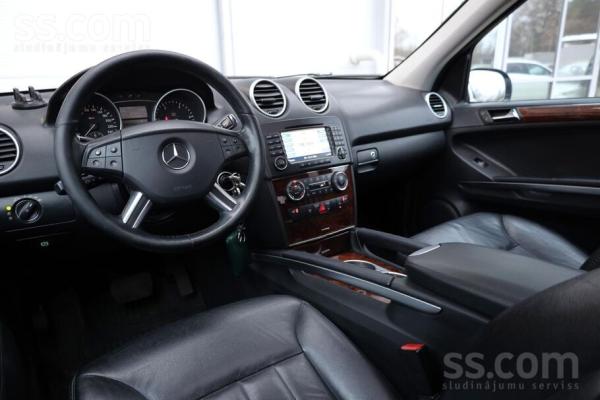 Melns Mercedes-Benz ML 320 2008 Rīga, ar dzinēja tilpumu 3.00 L un nobraukumu 0 tūkst. km par 5495 €, foto 9 vietnē AUTOMOTO.COM.LV