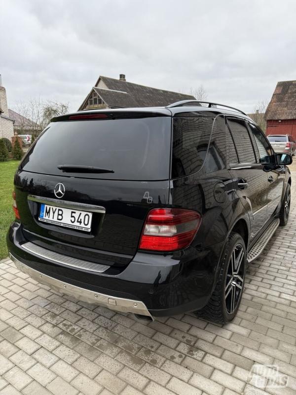 Melns Mercedes-Benz ML 320 2008 Akmenė, ar dzinēja tilpumu 3.00 L un nobraukumu 301 tūkst. km par 6750 €, foto 2 vietnē AUTOMOTO.COM.LV