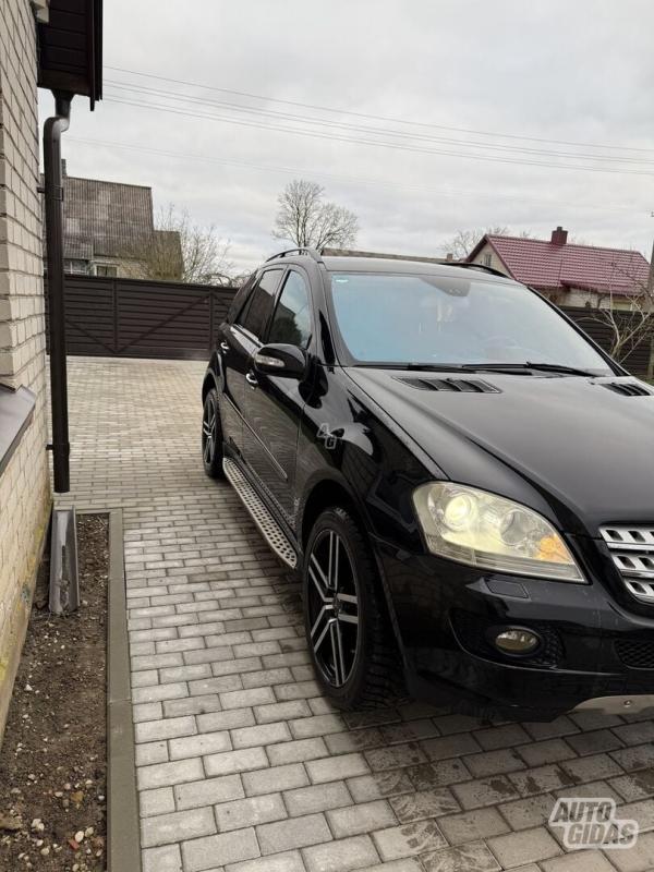 Melns Mercedes-Benz ML 320 2008 Akmenė, ar dzinēja tilpumu 3.00 L un nobraukumu 301 tūkst. km par 6750 €, foto 3 vietnē AUTOMOTO.COM.LV