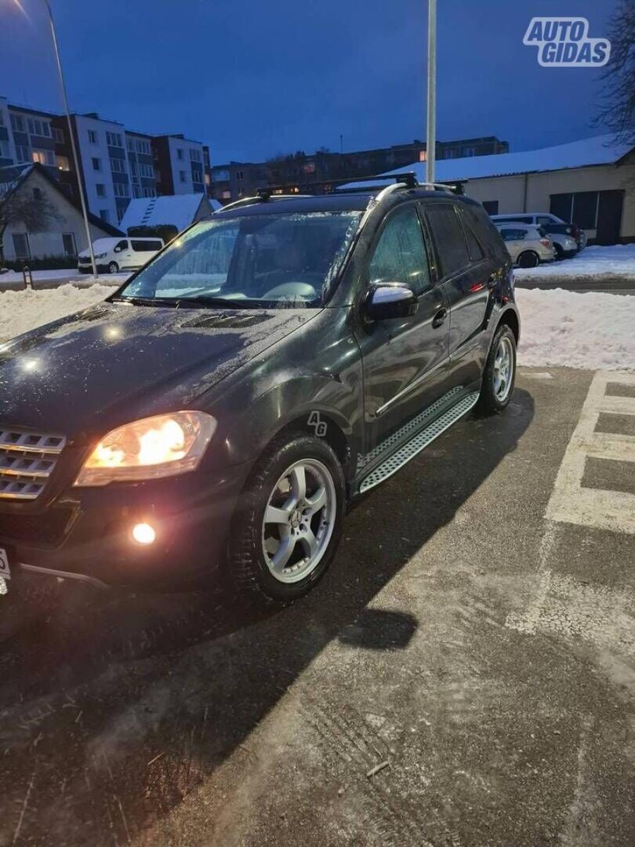 Black Mercedes-Benz ML 320 2008 in Jonava, with an engine capacity of 3.00 L and mileage of 287 thousand km for 7400 €, photo 10 on AUTOMOTO.COM.LV