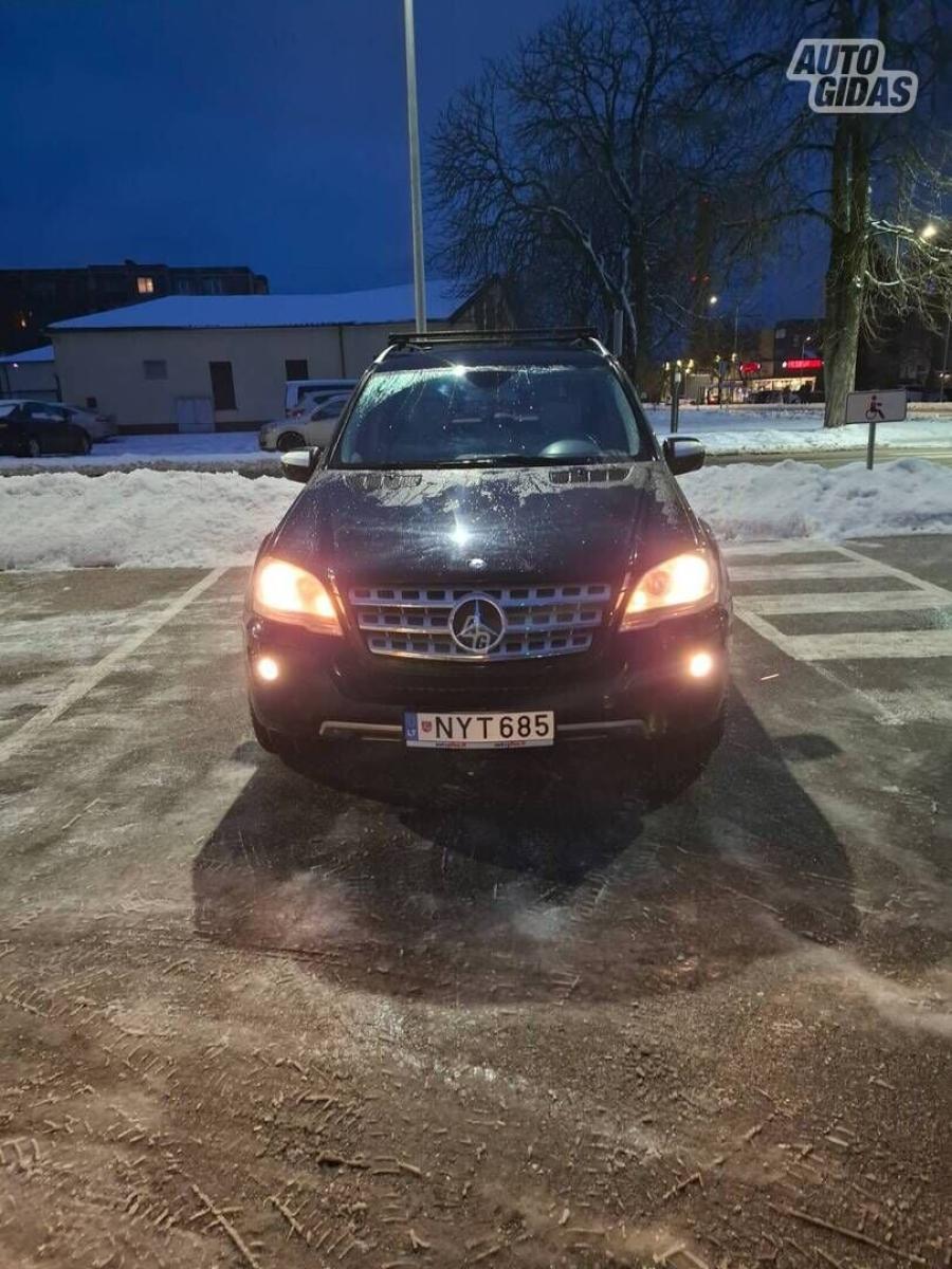 Black Mercedes-Benz ML 320 2008 in Jonava, with an engine capacity of 3.00 L and mileage of 287 thousand km for 7400 €, photo 11 on AUTOMOTO.COM.LV