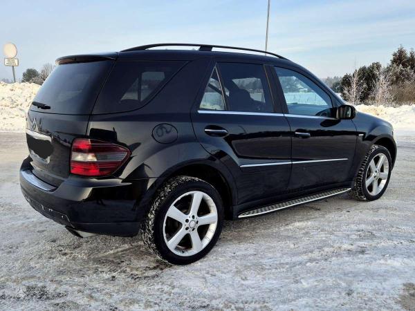 Black Mercedes-Benz ML 320 2008 in Silute, with an engine capacity of 2.99 L and mileage of 280 thousand km for 5650 €, photo 2 on AUTOMOTO.COM.LV