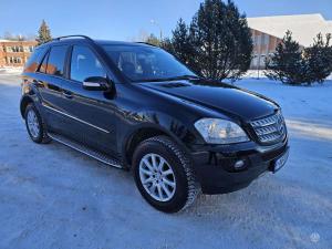 Melns Mercedes-Benz ML 320 2008 Jurbarkas, ar dzinēja tilpumu 2.99 L un nobraukumu 320 tūkst. km par 5700 €, foto  vietnē AUTOMOTO.COM.LV