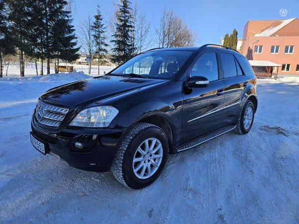 Black Mercedes-Benz ML 320 2008 in Jurbarkas, with an engine capacity of 2.99 L and mileage of 320 thousand km for 5700 €, photo 2 on AUTOMOTO.COM.LV