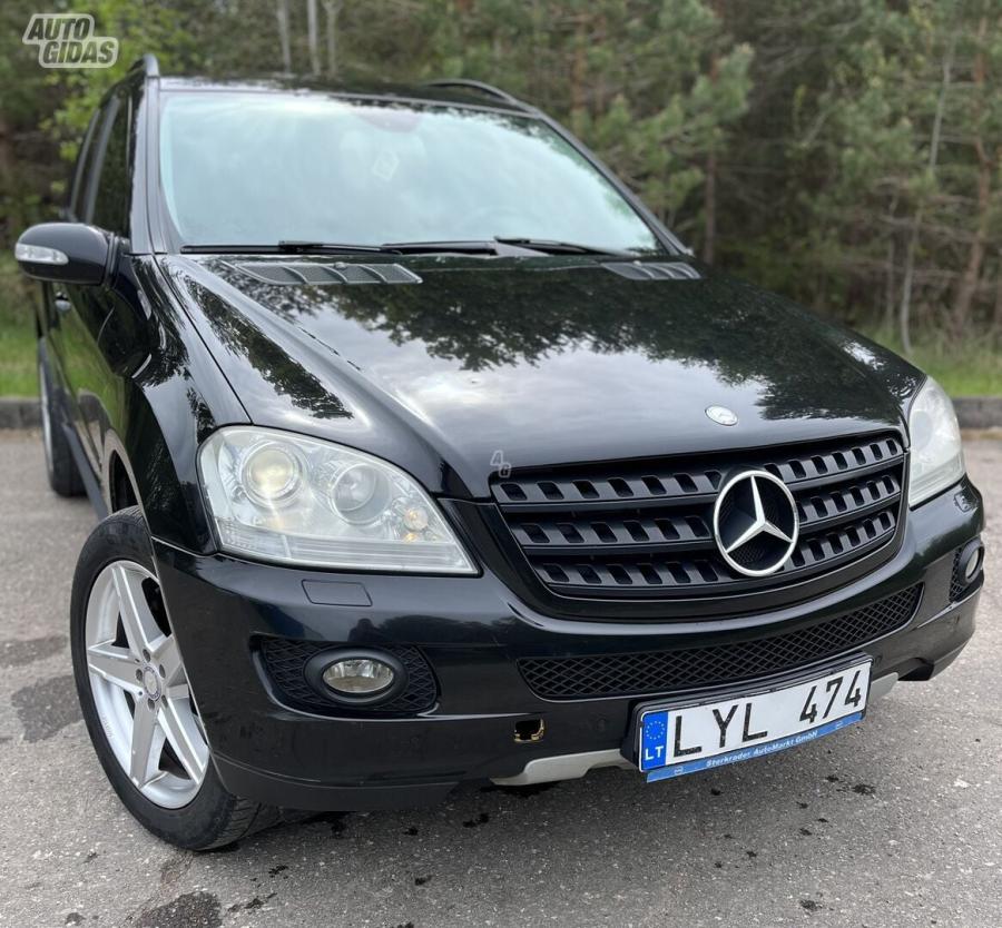 Melns Mercedes-Benz ML 320 2008 Šauļi, ar dzinēja tilpumu 3.20 L un nobraukumu 410 tūkst. km par 3600 €, foto 5 vietnē AUTOMOTO.COM.LV
