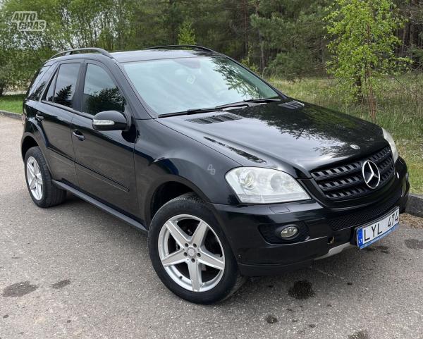 Black Mercedes-Benz ML 320 2008 in Siauliai, with an engine capacity of 3.20 L and mileage of 410 thousand km for 3600 €, photo 5 on AUTOMOTO.COM.LV