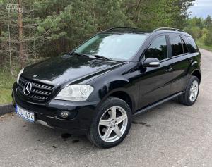 Melns Mercedes-Benz ML 320 2008 Šauļi, ar dzinēja tilpumu 3.20 L un nobraukumu 410 tūkst. km par 3600 €, foto 7 vietnē AUTOMOTO.COM.LV