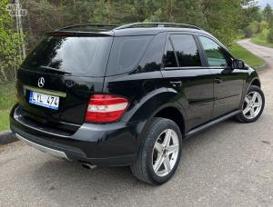 Melns Mercedes-Benz ML 320 2008 Šauļi, ar dzinēja tilpumu 3.20 L un nobraukumu 410 tūkst. km par 3600 €, foto 9 vietnē AUTOMOTO.COM.LV