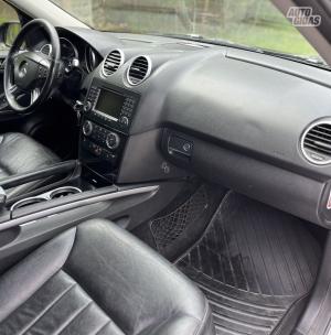 Melns Mercedes-Benz ML 320 2008 Šauļi, ar dzinēja tilpumu 3.20 L un nobraukumu 410 tūkst. km par 3600 €, foto 17 vietnē AUTOMOTO.COM.LV