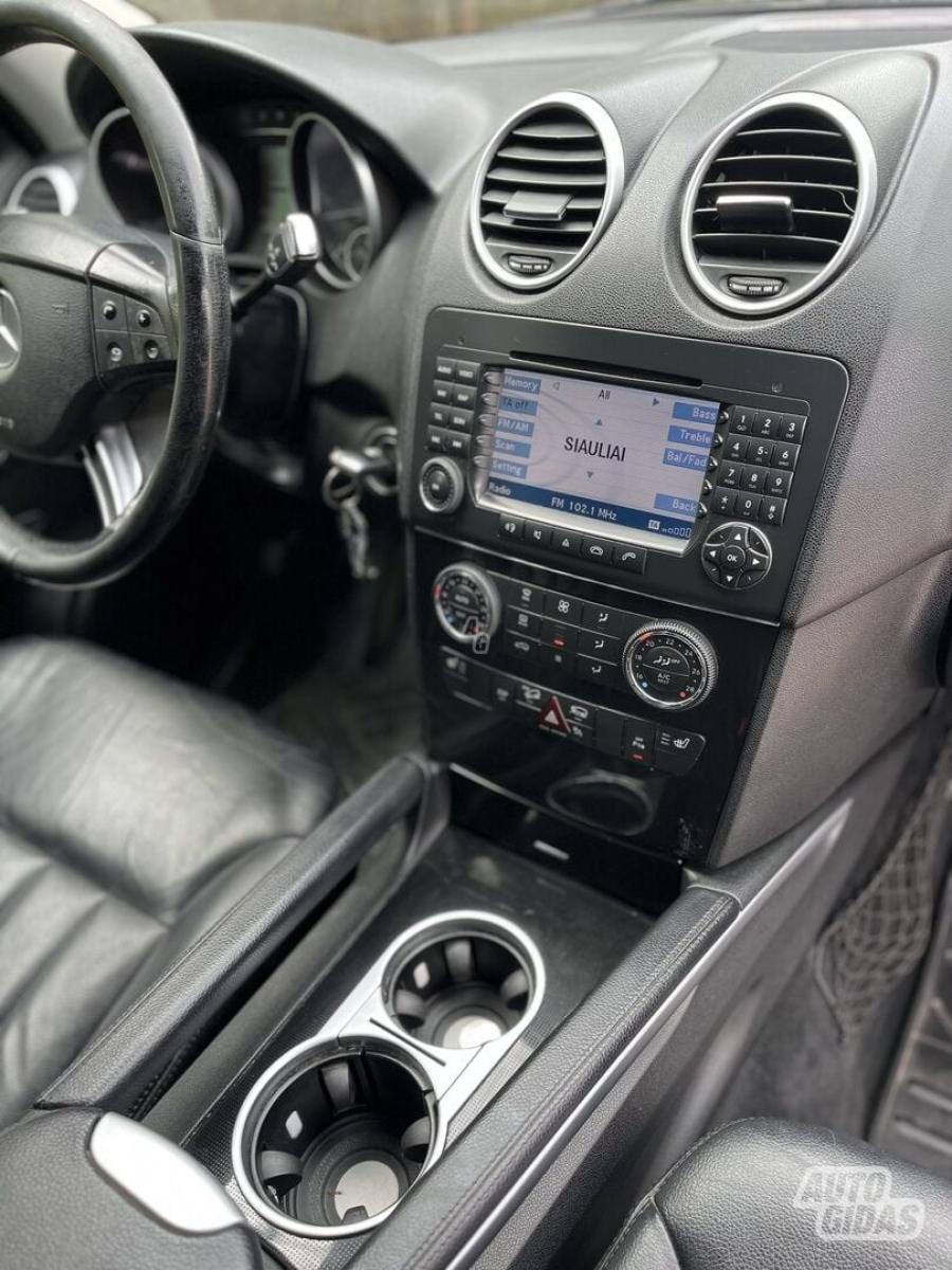 Melns Mercedes-Benz ML 320 2008 Šauļi, ar dzinēja tilpumu 3.20 L un nobraukumu 410 tūkst. km par 3600 €, foto 18 vietnē AUTOMOTO.COM.LV
