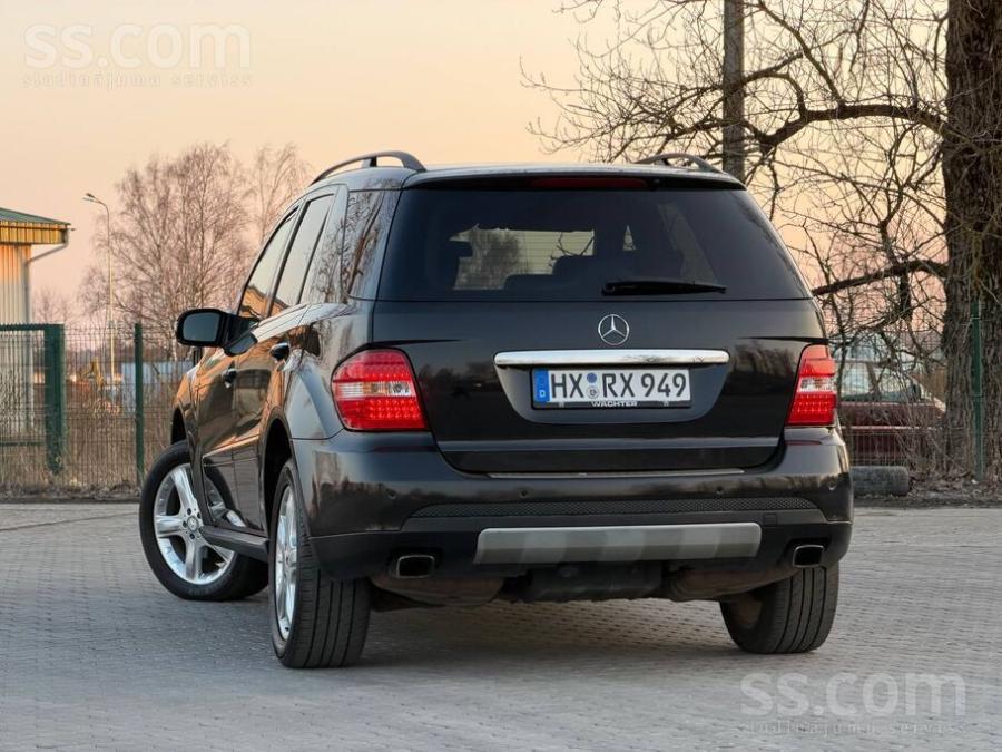 Черный Мерседес МЛ 320 2008 в Рига, объемом двигателя 3.00 л и пробегом 0 тыс. км за 6750 €, фото 3 на AUTOMOTO.COM.LV