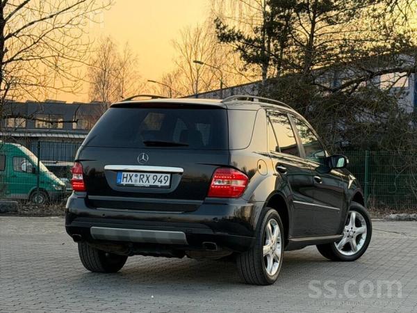 Черный Мерседес МЛ 320 2008 в Рига, объемом двигателя 3.00 л и пробегом 0 тыс. км за 6750 €, фото 4 на AUTOMOTO.COM.LV