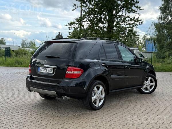 Melns Mercedes-Benz ML 320 2008 Rīga, ar dzinēja tilpumu 3.00 L un nobraukumu 0 tūkst. km par 6950 €, foto 2 vietnē AUTOMOTO.COM.LV