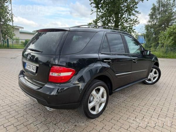 Melns Mercedes-Benz ML 320 2008 Rīga, ar dzinēja tilpumu 3.00 L un nobraukumu 0 tūkst. km par 6950 €, foto 9 vietnē AUTOMOTO.COM.LV