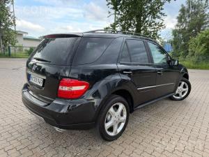 Black Mercedes-Benz ML 320 2008 in Riga, with an engine capacity of 3.00 L and mileage of 0 thousand km for 6850 €, photo 10 on AUTOMOTO.COM.LV