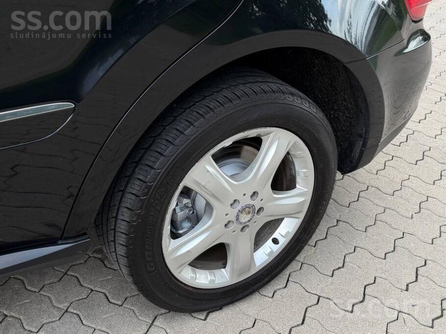 Black Mercedes-Benz ML 320 2008 in Riga, with an engine capacity of 3.00 L and mileage of 0 thousand km for 6850 €, photo 15 on AUTOMOTO.COM.LV