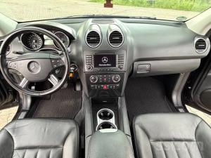 Black Mercedes-Benz ML 320 2008 in Riga, with an engine capacity of 3.00 L and mileage of 0 thousand km for 6850 €, photo 16 on AUTOMOTO.COM.LV