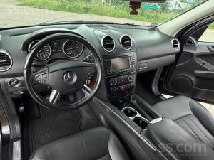 Black Mercedes-Benz ML 320 2008 in Riga, with an engine capacity of 3.00 L and mileage of 0 thousand km for 6850 €, photo 17 on AUTOMOTO.COM.LV