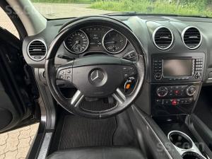Black Mercedes-Benz ML 320 2008 in Riga, with an engine capacity of 3.00 L and mileage of 0 thousand km for 6850 €, photo 18 on AUTOMOTO.COM.LV