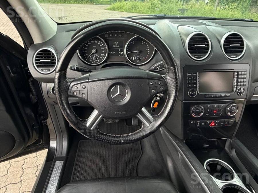 Black Mercedes-Benz ML 320 2008 in Riga, with an engine capacity of 3.00 L and mileage of 0 thousand km for 6850 €, photo 18 on AUTOMOTO.COM.LV
