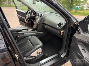 Black Mercedes-Benz ML 320 2008 in Riga, with an engine capacity of 3.00 L and mileage of 0 thousand km for 6850 €, photo 25 on AUTOMOTO.COM.LV