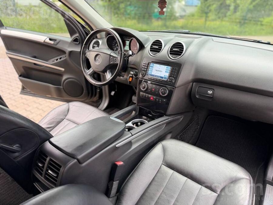 Black Mercedes-Benz ML 320 2008 in Riga, with an engine capacity of 3.00 L and mileage of 0 thousand km for 6850 €, photo 28 on AUTOMOTO.COM.LV