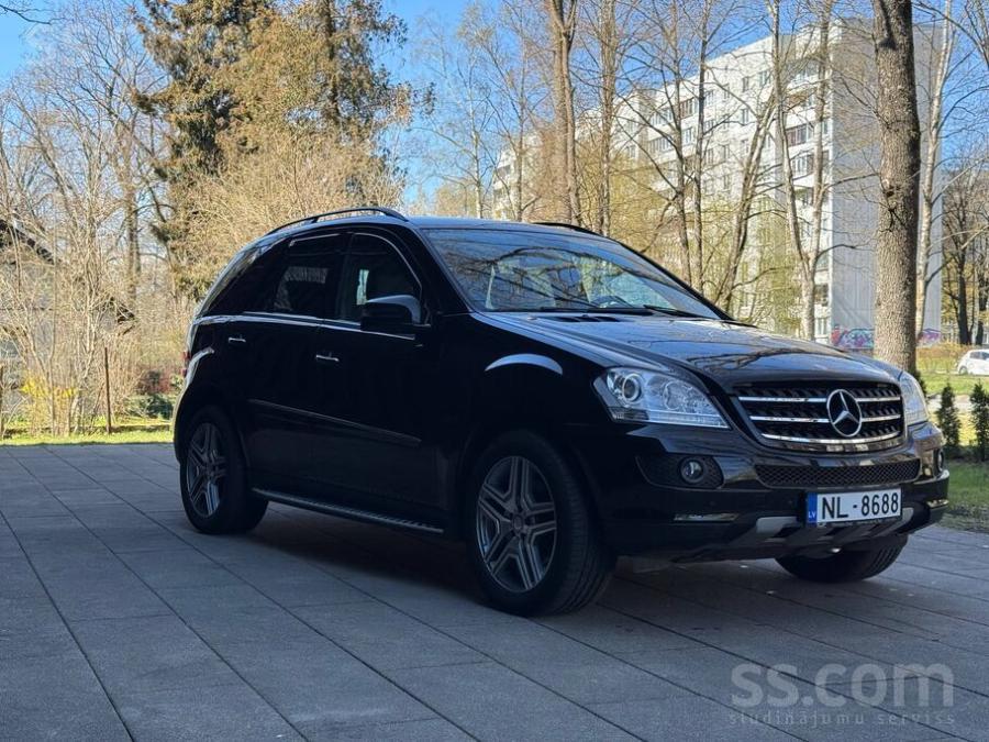 Melns Mercedes-Benz ML 320 2008 Rīga, ar dzinēja tilpumu 3.00 L un nobraukumu 244 tūkst. km par 8090 €, foto 3 vietnē AUTOMOTO.COM.LV