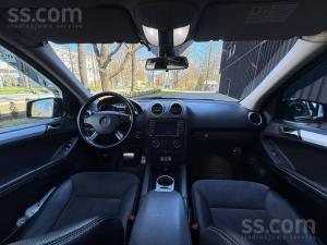 Melns Mercedes-Benz ML 320 2008 Rīga, ar dzinēja tilpumu 3.00 L un nobraukumu 244 tūkst. km par 8090 €, foto 10 vietnē AUTOMOTO.COM.LV