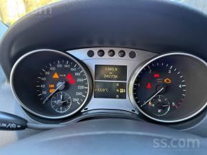 Melns Mercedes-Benz ML 320 2008 Rīga, ar dzinēja tilpumu 3.00 L un nobraukumu 244 tūkst. km par 8090 €, foto 13 vietnē AUTOMOTO.COM.LV