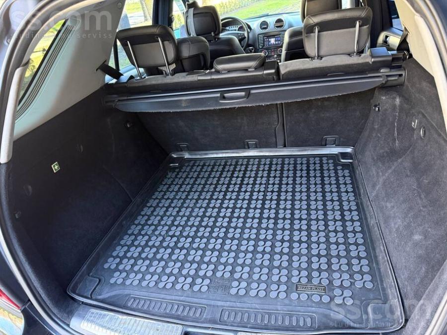 Melns Mercedes-Benz ML 320 2008 Rīga, ar dzinēja tilpumu 3.00 L un nobraukumu 244 tūkst. km par 8090 €, foto 18 vietnē AUTOMOTO.COM.LV