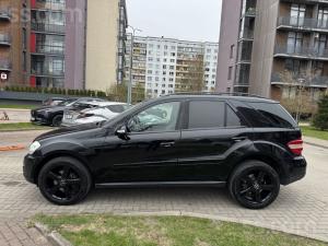 Черный Мерседес МЛ 320 2008 в Рига, объемом двигателя 3.00 л и пробегом 341 тыс. км за 5390 €, фото 4 на AUTOMOTO.COM.LV