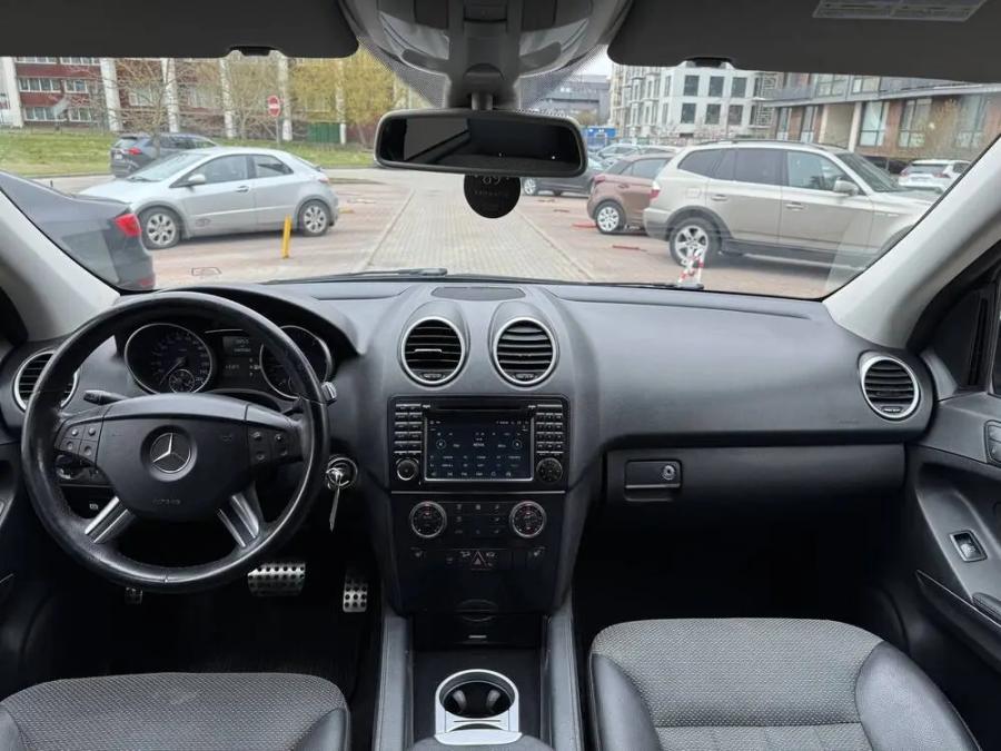 Melns Mercedes-Benz ML 320 2008 Rīga, ar dzinēja tilpumu 3.00 L un nobraukumu 341 tūkst. km par 5390 €, foto 13 vietnē AUTOMOTO.COM.LV