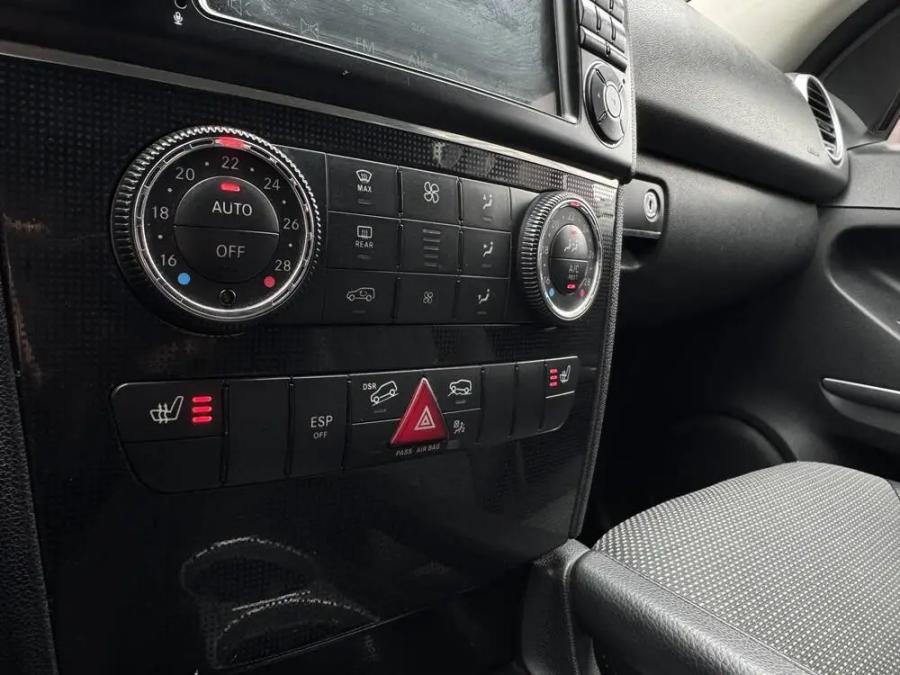 Melns Mercedes-Benz ML 320 2008 Rīga, ar dzinēja tilpumu 3.00 L un nobraukumu 341 tūkst. km par 5390 €, foto 20 vietnē AUTOMOTO.COM.LV